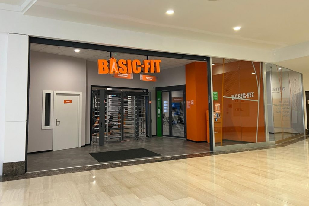 Apertura del gimnasio Basic-Fit en TresAguas Alcorcón | alcorconhoy.com