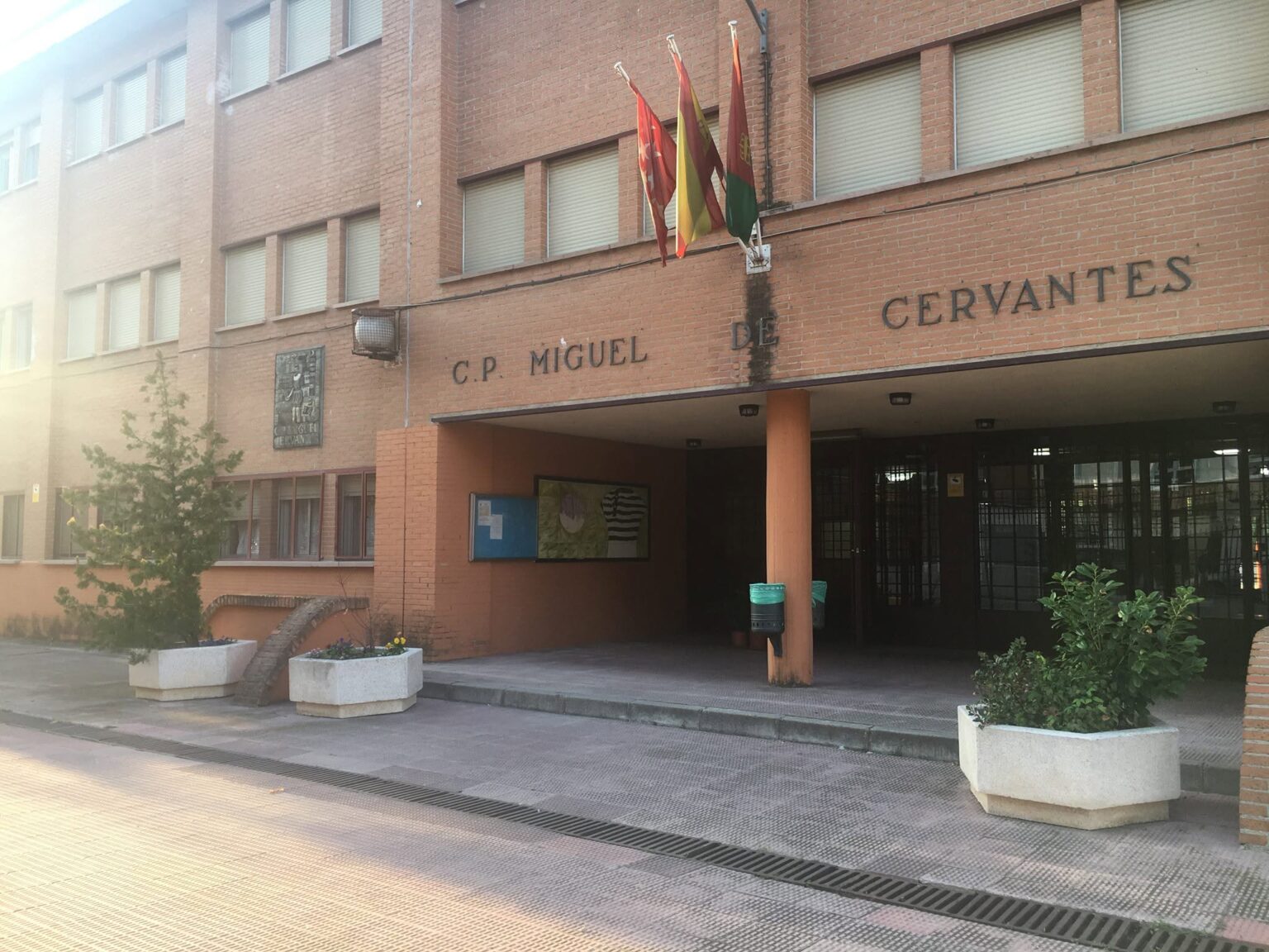 Familias de Alcorcón denuncian quedarse sin plazas en los institutos ...